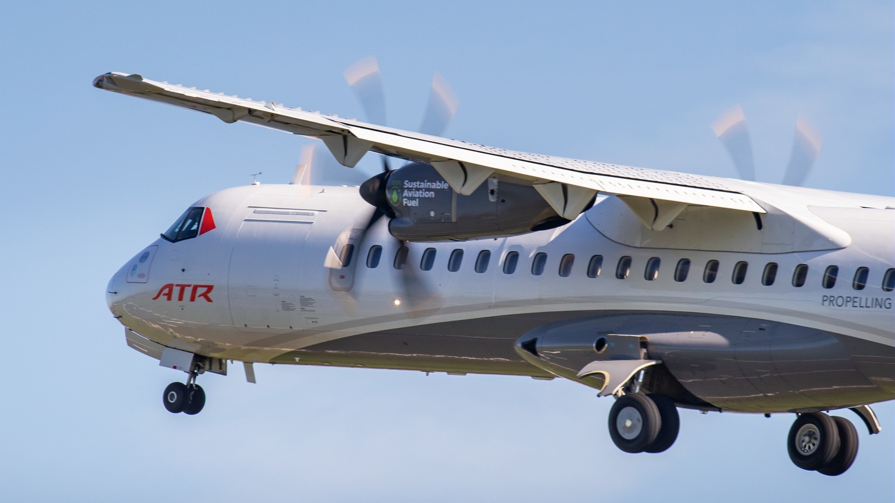 Décarbonation : l’avion régional ATR 72-600 bientôt en version hybride ...