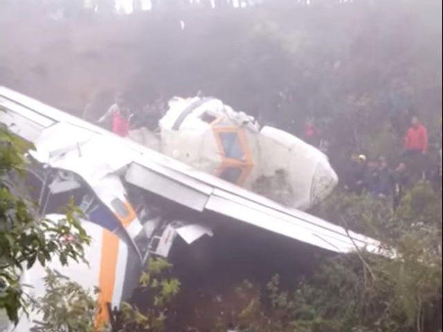 Népal : crash d'un Let 410 à l'aéroport Lukla, un mort | Air Journal