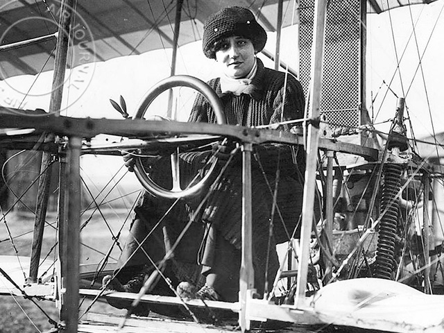 Le 8 mars 1910 dans le ciel : 1re femme brevetée pilote | Air Journal