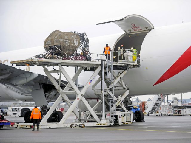 Insolite : Emirates SkyCargo transporte trois "éléphants géants" (photo ...