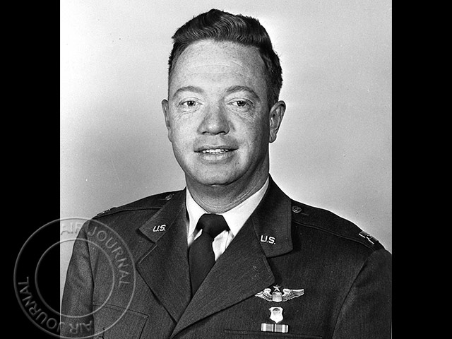 Le 16 août 1960 dans le ciel : Kittinger bat le record du plus haut ...