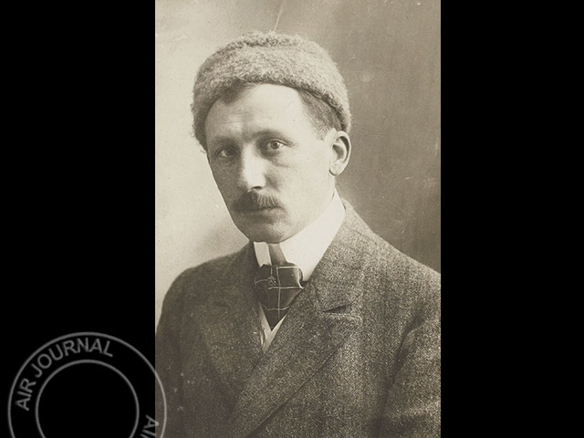 Le 2 février 1907 dans le ciel : Delagrange demande aux Voisin de lui ...