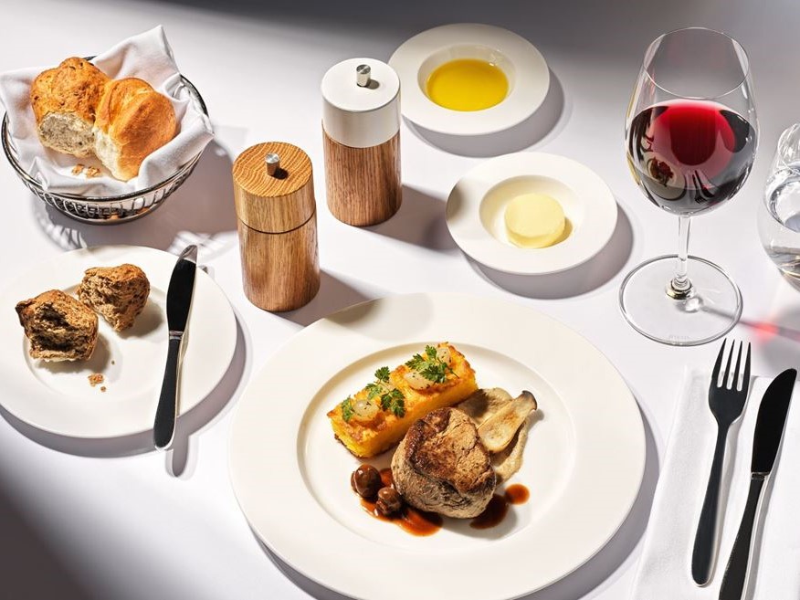 SWISS propose la cuisine du Kempinski Palace Engelberg au départ de la ...
