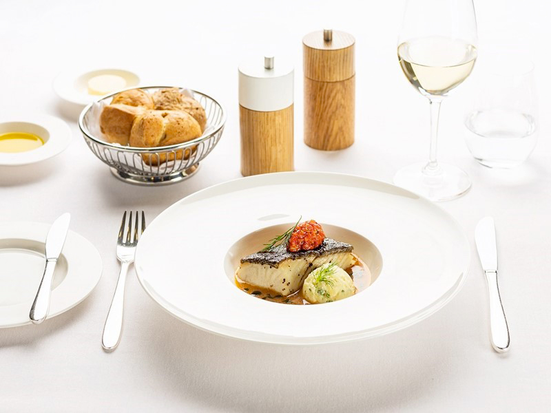 Gastronomie : Silvio Germann chez SWISS, David Posey chez Finnair | Air ...