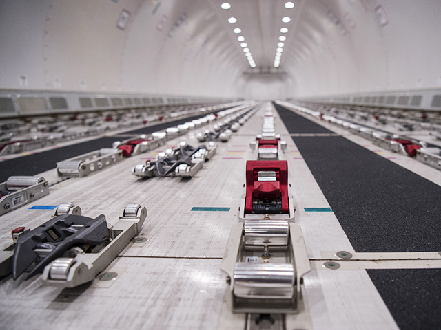 Nouvelle livrée pour le premier 767F d’Air Canada Cargo (vidéo) | Air ...