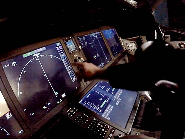 Boeing : écrans tactiles pour les pilotes de 777X | Air Journal
